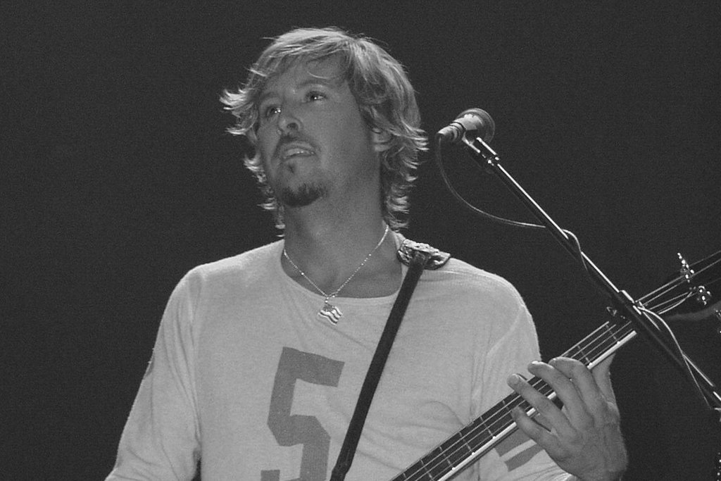 Charlie Colin: Ehemaliger Train-Bassist stirbt mit nur 58 Jahren ...